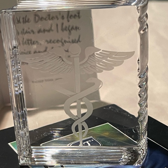 Stuart crystal | Art | Stuart Crystal Memento Etched Healthmedical ...